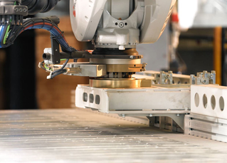 Stäubli robotic tool changers improve robot utilization & operator ...