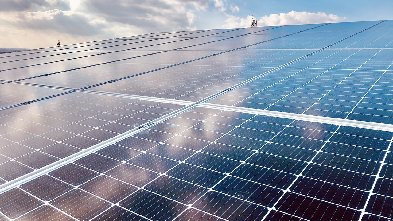 PV module assembly solutions with Stäubli robots