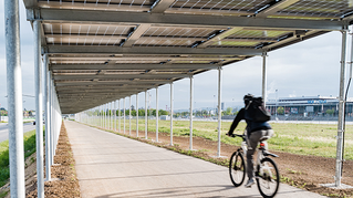 PV roof on cycle path | Stäubli