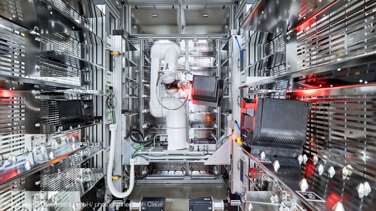 Robots in semiconductor production